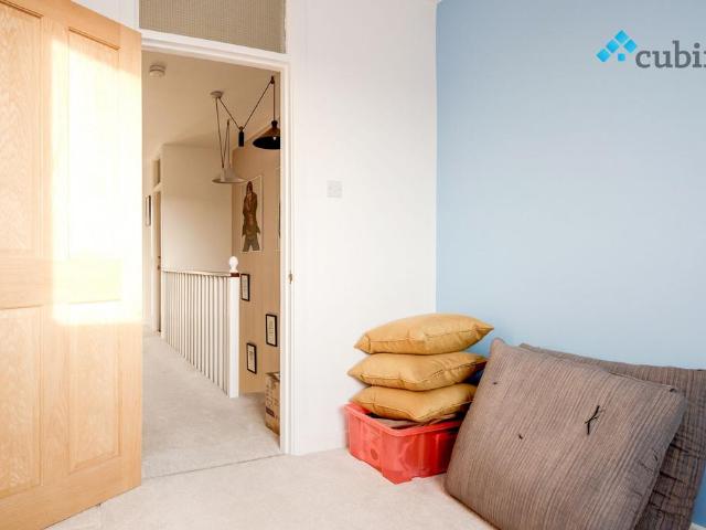 Madron Street, London SE17 3 bed flat to rent £2,799 pcm £646 pw