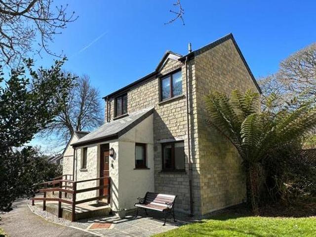 Maen Valley, Goldenbank, 2 Bedroom Semi detached