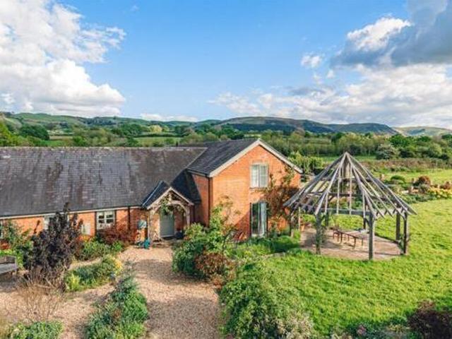Maes Mawr Barns, Caersws, 4 Bedroom Barn