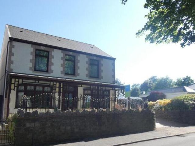 Maes Gwyn, Aberdulais, 3 Bedroom Detached