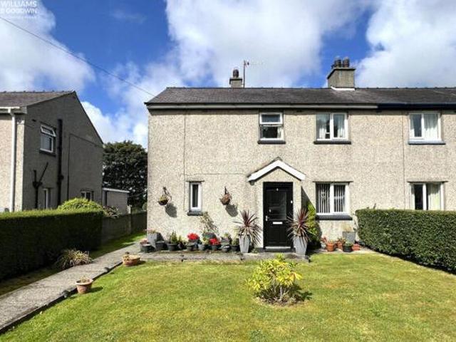 Maes Gwyn, Llanddaniel, 3 Bedroom Semi detached