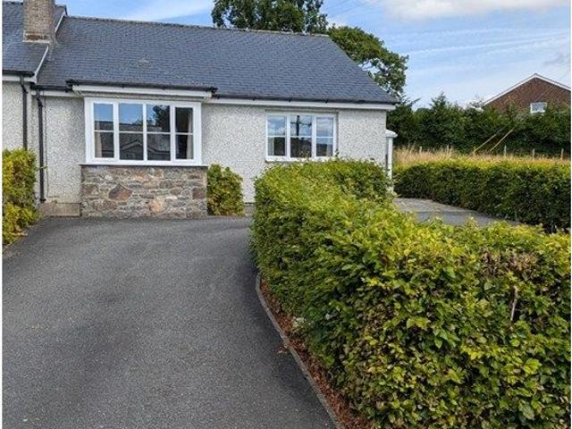 Maes Treflyn, Bala LL23, 2 bed bungalow to rent, £875 pcm | PrimeLocation