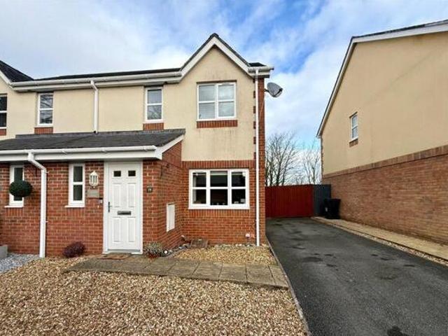 Maes Y Coed, Llanddaniel, 3 Bedroom Semi detached