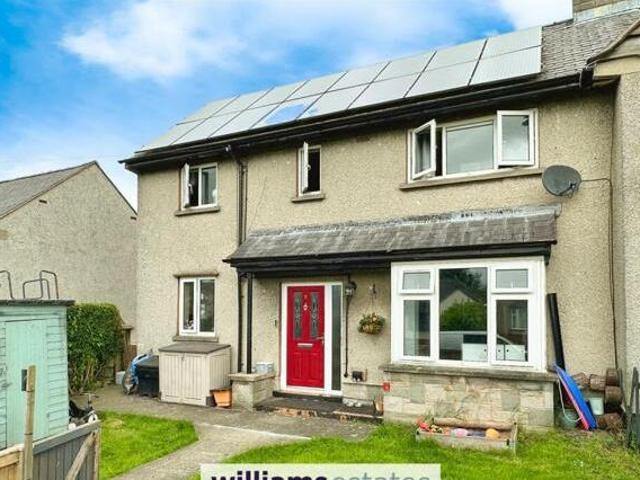 Maes Y Dre, Holywell Road, 3 Bedroom Semi detached