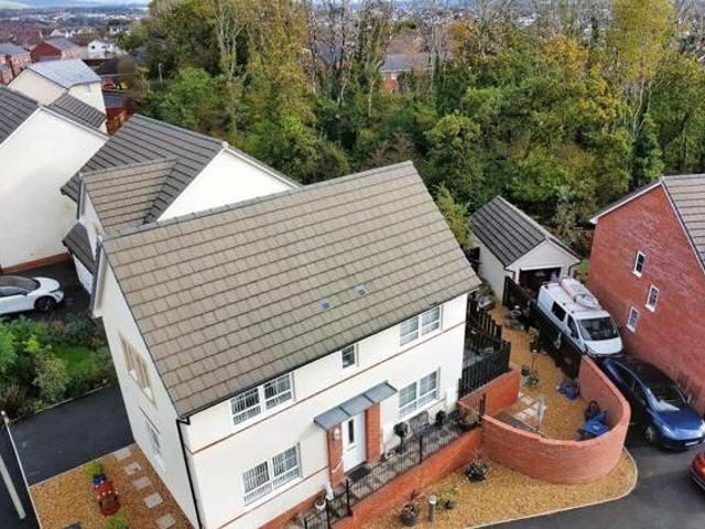 Maes Y Rhedyn, Llangewydd Court, 3 Bedroom Detached