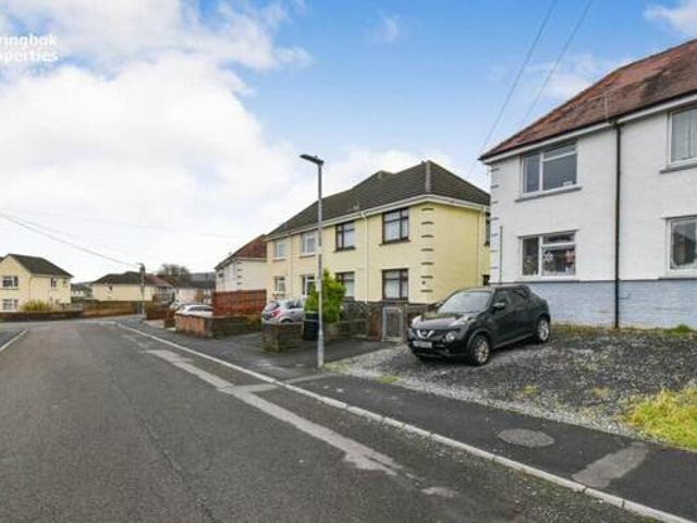 Maesyrhendre, Garnant, 3 Bedroom Semi detached