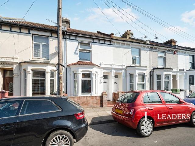 Mafeking Road, PO4 4 bed terraced house to rent £2,400 pcm £554 pw