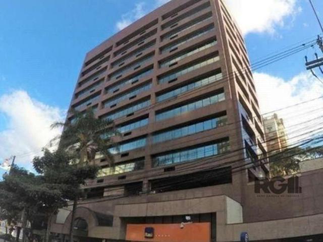 MÁFFER IMÓVEIS VENDE – LOJA COMERCIAL DE GRANDE PORTE Av. Carlos Gomes | Bairro Mont Serrat – Port