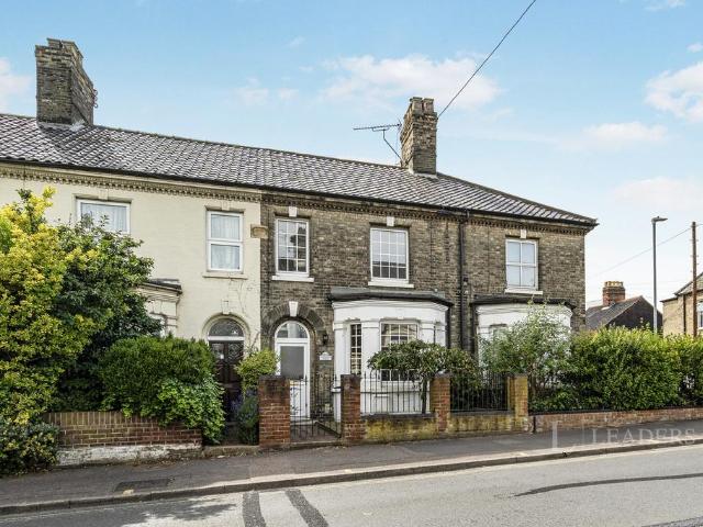 Magdalen Road, Norwich, Norfolk, NR3 2 bed terraced house to rent £1,375 pcm £317 pw