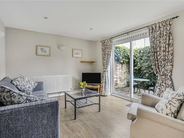 Magdalen Road, Oxford OX4, 1 bed flat to rent, £1,695 pcm | PrimeLocation