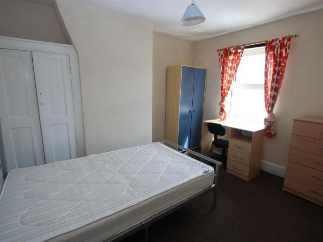Magdalen Road, Oxford OX4, Room to rent, £735 pcm | PrimeLocation