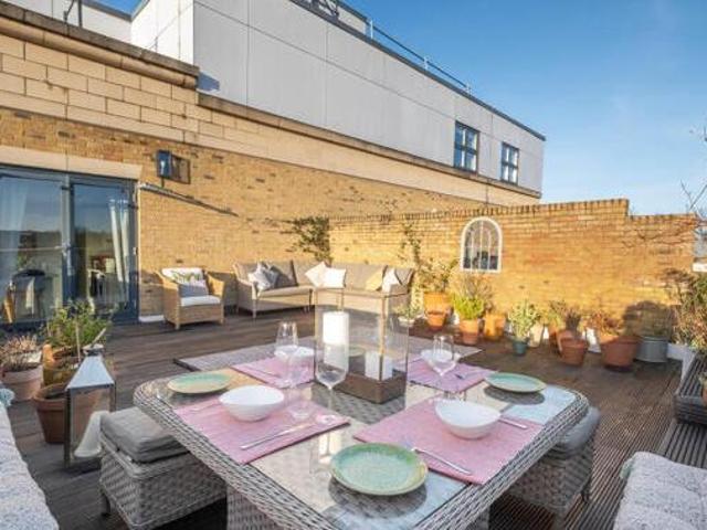 Magdalen Road, London, 2 Bedroom Flat