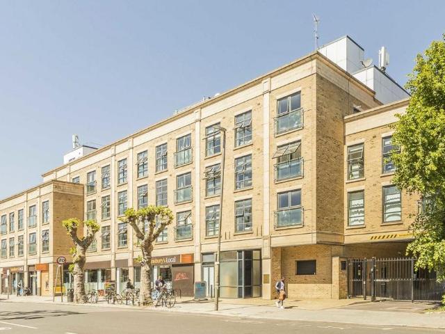 Magdalen Road, London SW18 1 bed flat to rent £2,000 pcm £462 pw