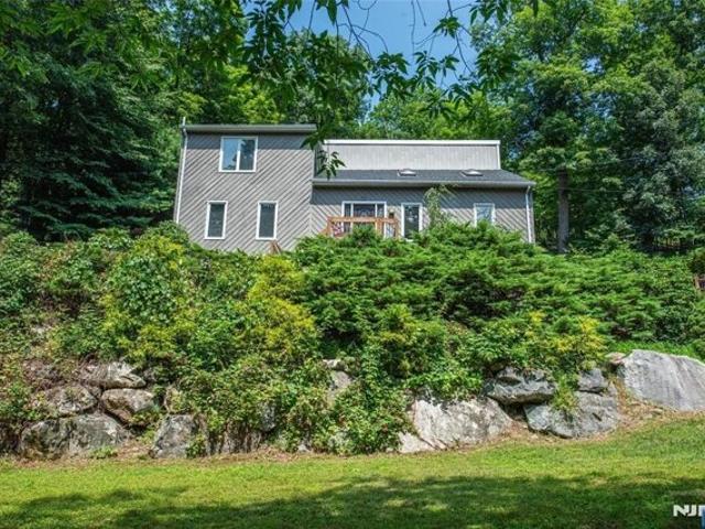 Magee Rd, Ringwood, Home For Sale