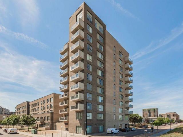 Magellan Boulevard, London E16 2 bed flat to rent £2,200 pcm £508 pw