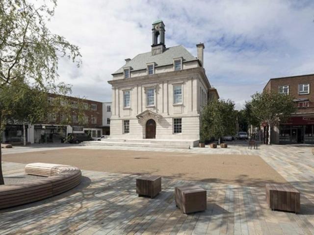 Magistrates House, Brentford 1 bed apartment to rent £2,250 pcm £519 pw