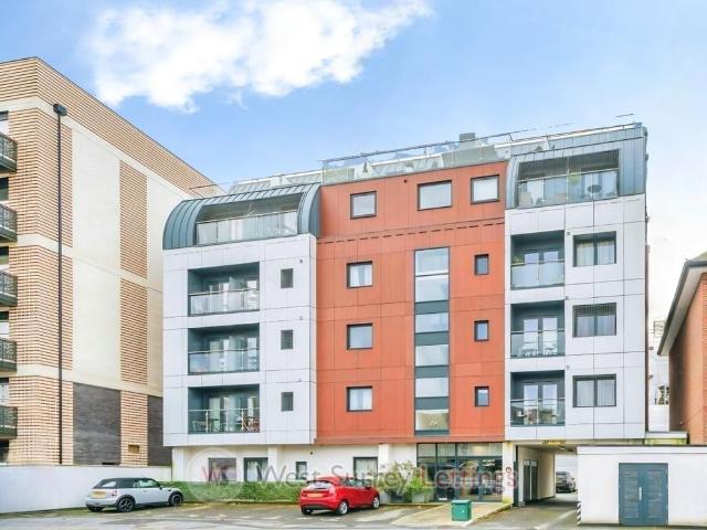 Magna West, West Byfleet, KT14 6FD 1 bed apartment to rent £1,295 pcm £299 pw