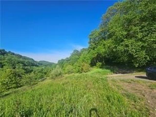 Magnani Ln, Chicora, PA 16025