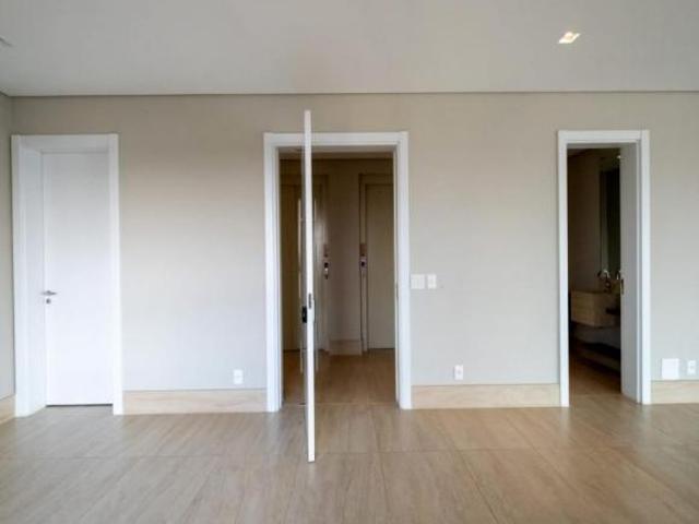 Magnífico Apartamento 274 m² com 4 suítes semi mobiliado na Vila Olimpia