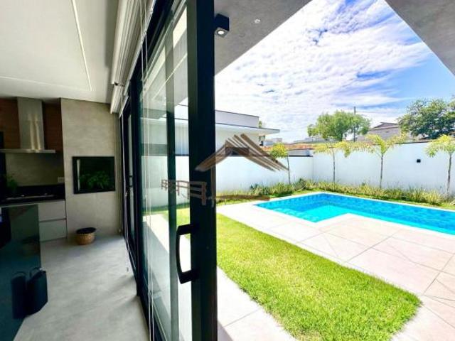 Magnífico imóvel de alto padrão no Ninho Verde 1, totalmente mobiliado, 3 suítes