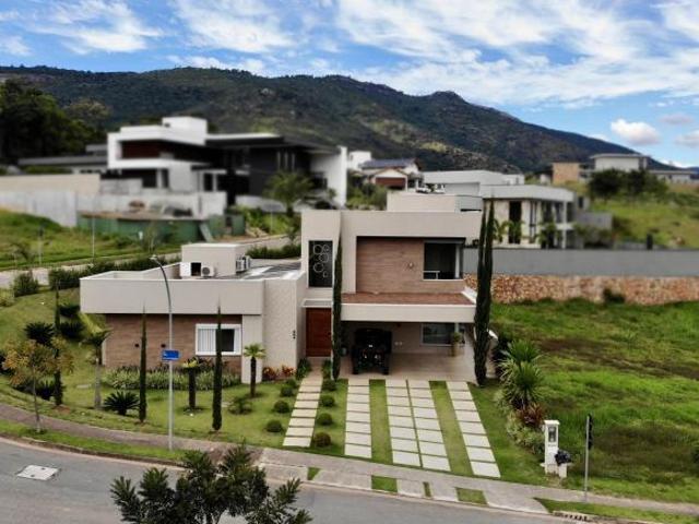 Magnifico sobrado á venda no Condomínio Itaporã em Atibaia pronto para morar!