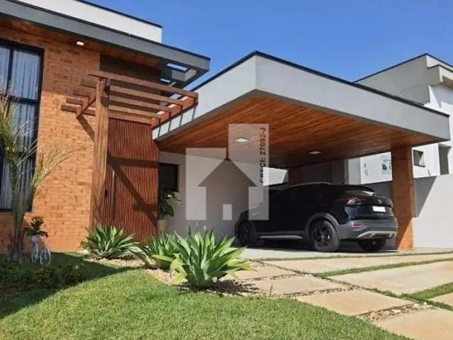 Magnifica Casa Térrea com 3 Suítes, Espaço Gourmet com Jacuzzi, 156m² Condomínio Phytus, Cabreúva