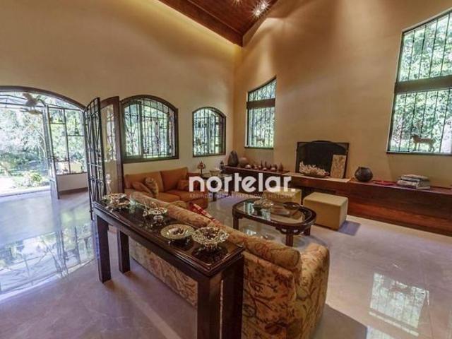 MAGNIFICA CASA TERREÁ NO CONDOMÍNIO FAZENDINHA GRANJA VIANA