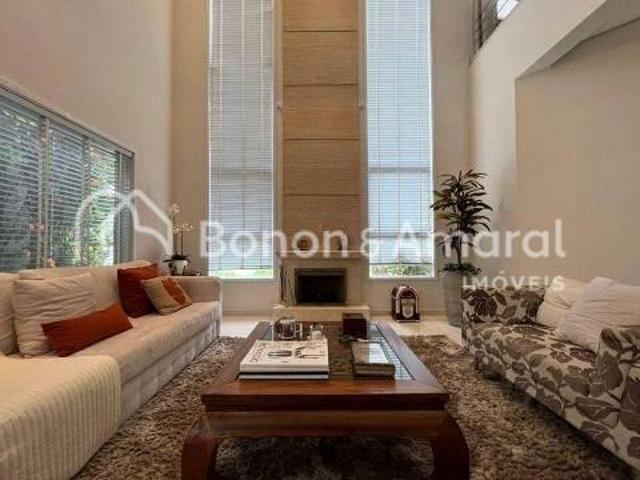 Magnifica Casa à Venda no Condomínio Villa Lobos em Paulínia