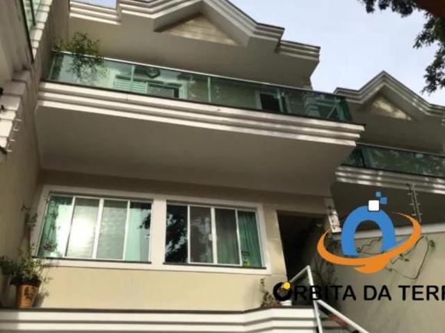 Magnífica casa à venda em São Paulo SP, na Vila Dom Pedro II, com 4 quartos, 3 suítes, 1 sala, 5 ban