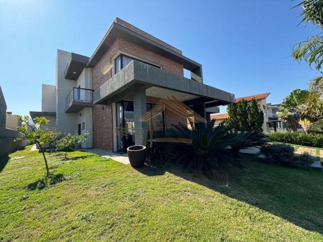 Magnifica casa com 4 suítes, totalmente mobiliada em condomínio, Porangaba SP