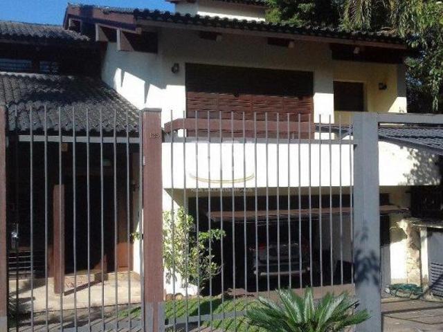Magnífica casa com cinco suítes no bairro três figueiras