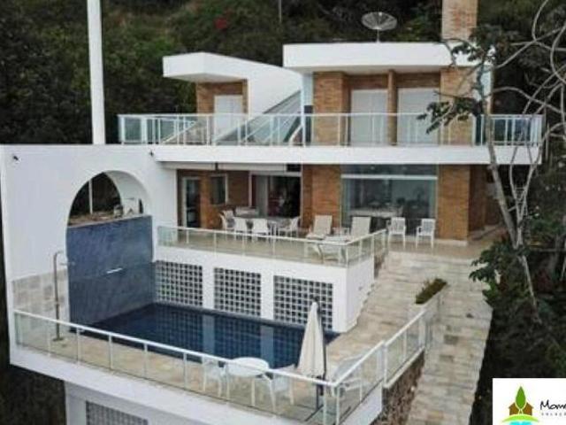 Magnífica casa com Vista Panorâmica, em Condomínio Fechado, em Ilhabela !