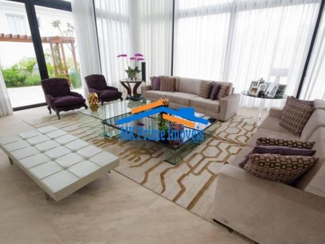 Magnífica Casa em Alphaville com Projeto Exclusivo de João Armentano