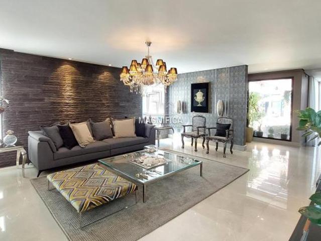 Magnifica Casa em Condominio no Bairro Campo Compr