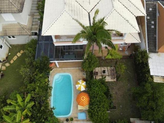 Magnífica casa linda, 360m2 de área construída