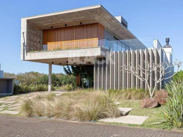 Magnifíca casa no Reserva das Águas em Torres RS