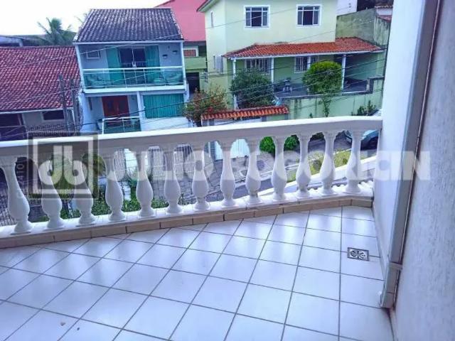 Magnifica casa Pechincha em Condominio Duplex 3 quartos piscina churrasqueira área gourmet Toda refo