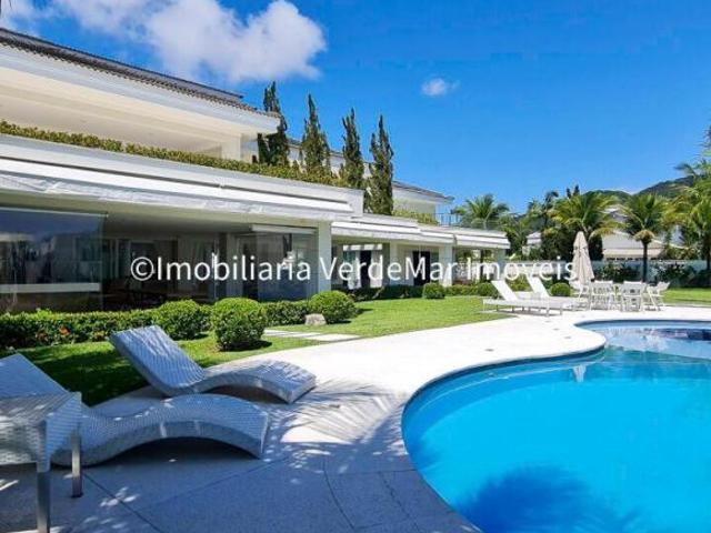 Magnifica mansão à venda no Jardim Acapulco em Guarujá