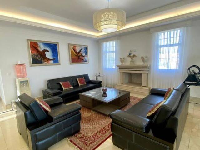 Magnífica Mansão com 5 Suítes e 6 vagas Gênesis II. ACEITA PERMUTA!
