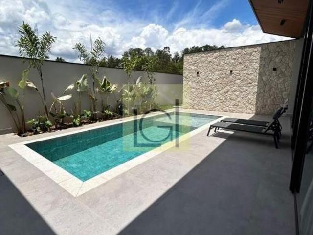 Magnífica residência em condomínio, 3 suítes, 3 salas, 2 vagas, 260m² Itu SP, Villas do Golf Ter