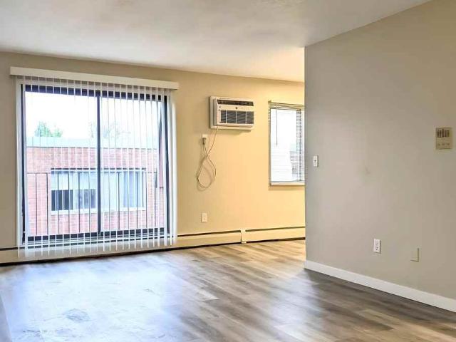 Magnolia 1 Bedroom Apartment for Rent at 1067 Van Dyke St, St. Paul, MN 55119 Eastern Hazel Park