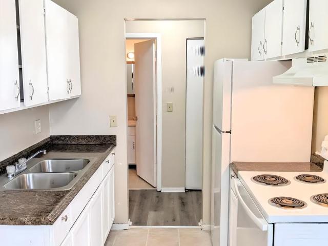 Magnolia 2 Bedroom Apartment for Rent at 1067 Van Dyke St, St. Paul, MN 55119 Eastern Hazel Park