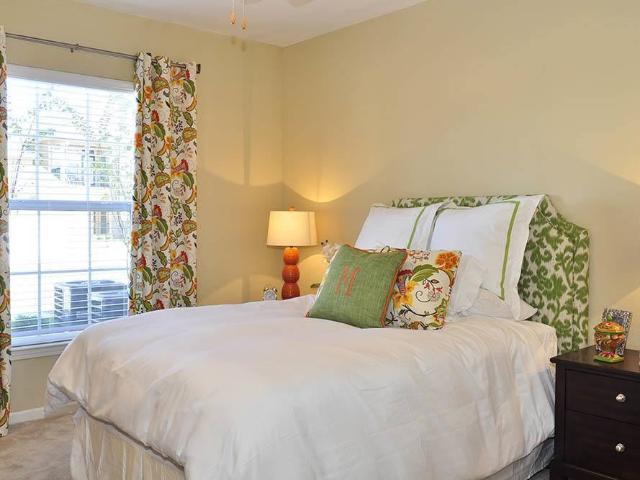 Magnolia Trace Apartment Homes 2 Bedroom Apartment for Rent at 5445 Provine Pl, Alexandria, LA 71303 The Lakes District
