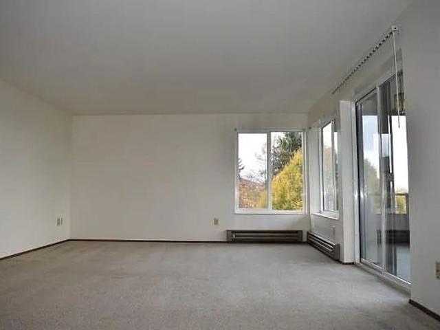 Magnolia Vista & Manor | Where Space Meets Neighborhood Charm | 1 Month Free! 1 Bedroom Apartment for Rent at 2710 W Manor Pl, Seattle, WA 98199 Lawton Park
