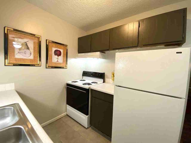 Magnolia Woods 2 Bedroom Apartment for Rent at 3625 West 13th Street North, Wichita, KS 67203