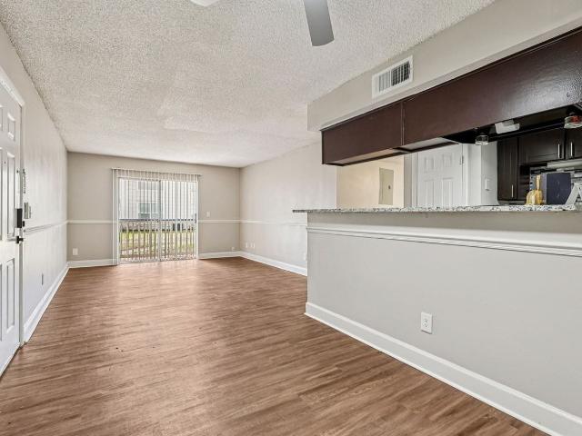 Magnolia Apartments Studio Apartment for Rent at 2320 Conway Rd, Conway, FL 32812 Conway