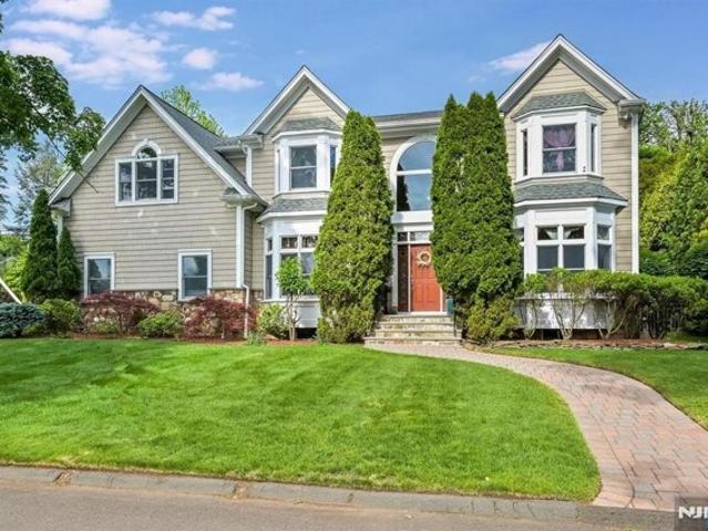 Magnolia Ave, Cresskill, Home For Sale