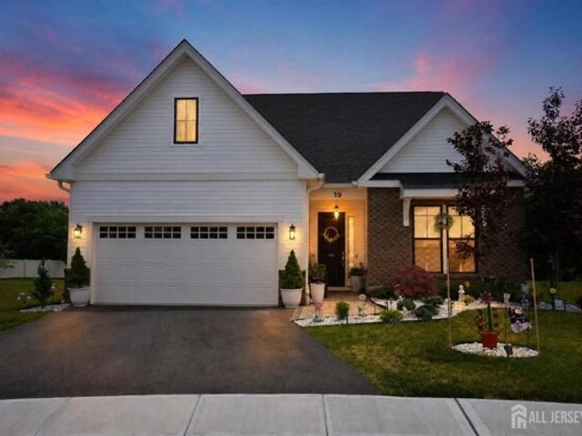 Magnolia Dr, Freehold, Home For Sale