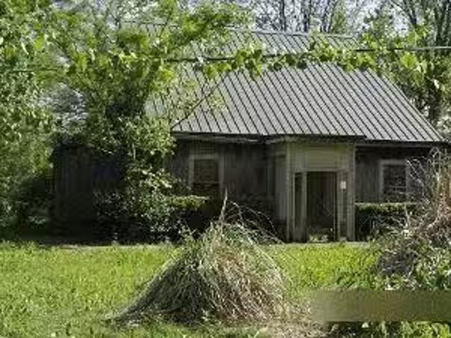 Magnolia St