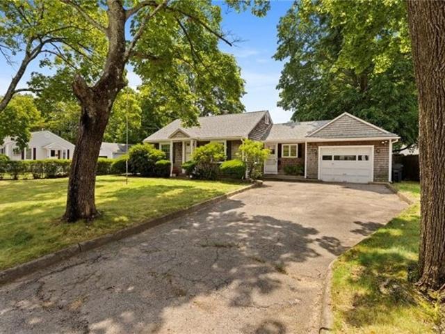 Magnolia St, Warwick, Home For Sale